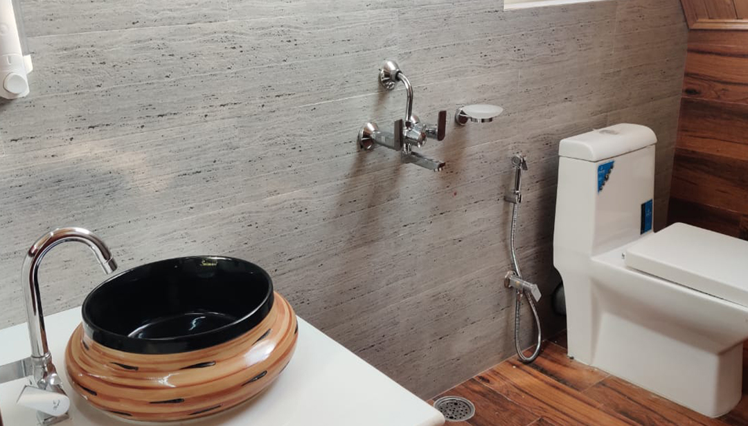 Snow Trails Resort Koti Neen Luxury Adventure Camping Holiday Luxury